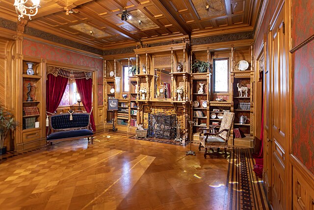 The Winchester Mystery House: History, Hauntings, and Mystery ...